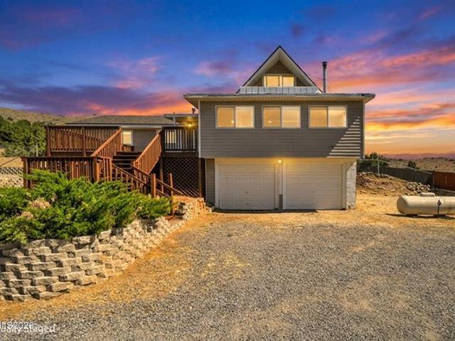 27 McClellan Peak Dr, Carson City, NV 89706