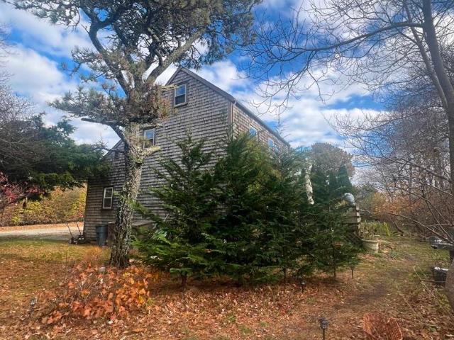 27 Macys Ln, Nantucket, MA 02554 | MLS #92713 | Compass