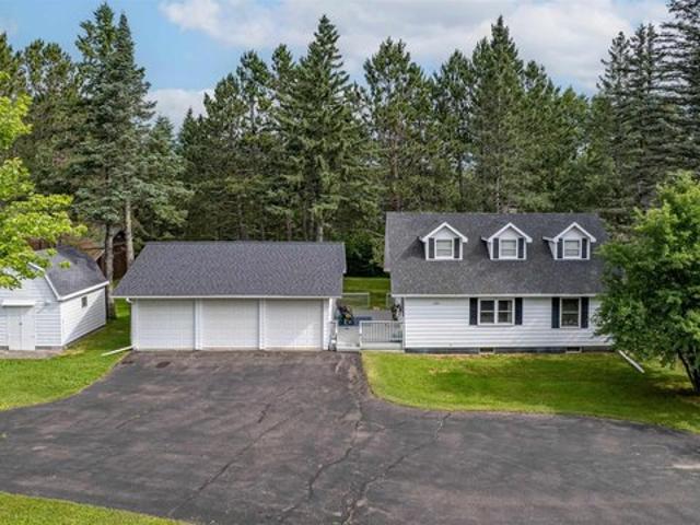27 Maple Dr, Esko, MN 55733
