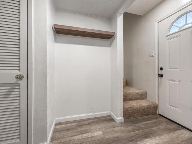 27 Marina Cir