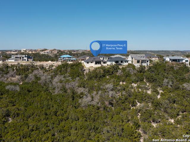 27 Mariposa Pkwy E