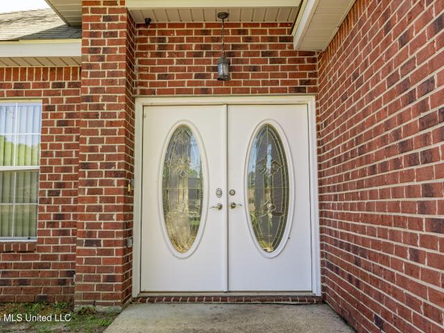 27 Maroon Drive