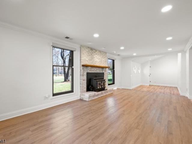 27 Meadowview Rd