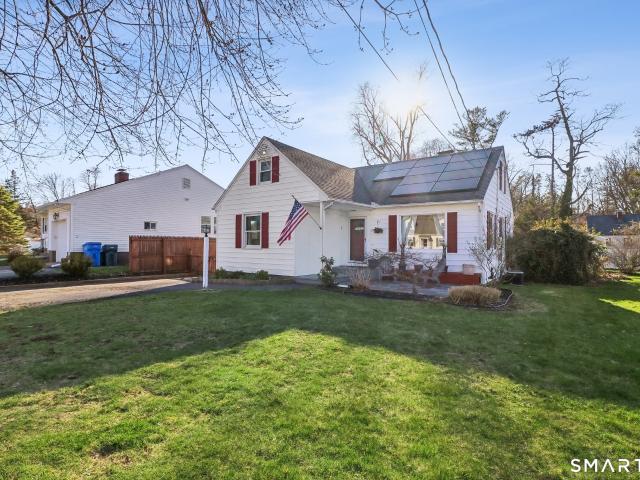 27 Melrose Ave, Hamden, CT 06518 | MLS #24165 | Compass