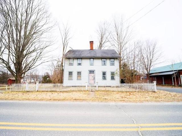 27 Middle Quarter Rd, Woodbury, CT 06798