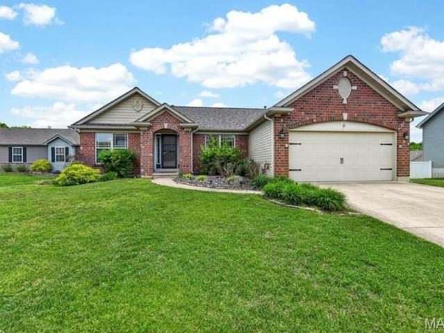 27 Millstone Lake Dr, Winfield, MO 63389