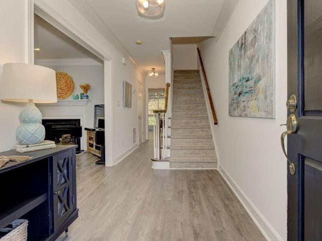 27 Mount Vernon Circle