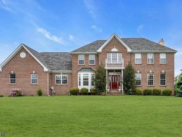 27 Music Mountain Blvd, West Amwell, NJ 08530