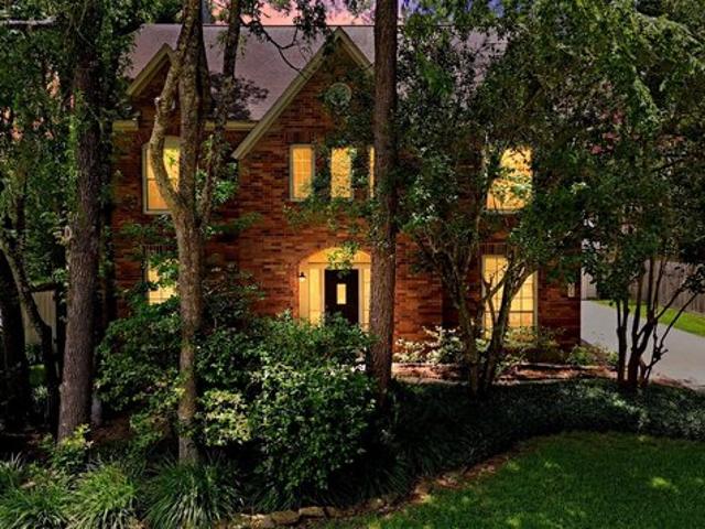 27 N Duskwood Pl, The Woodlands, TX 77381