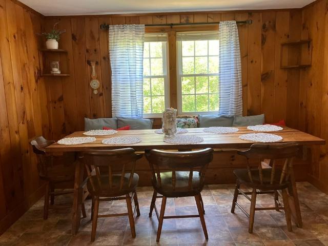 27 Naushon Rd