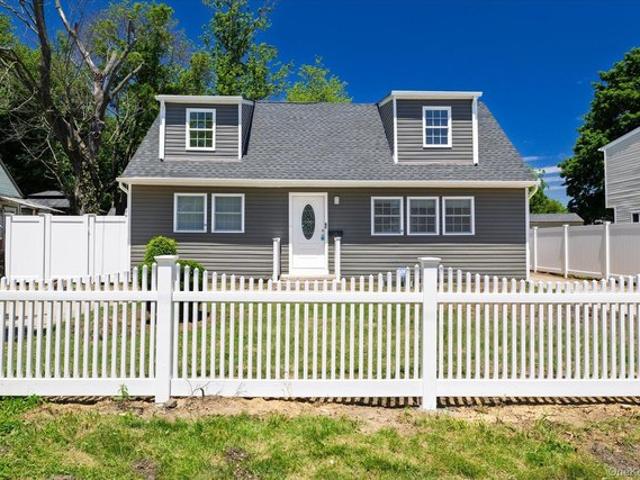 27 New Ave, Wyandanch, NY 11798