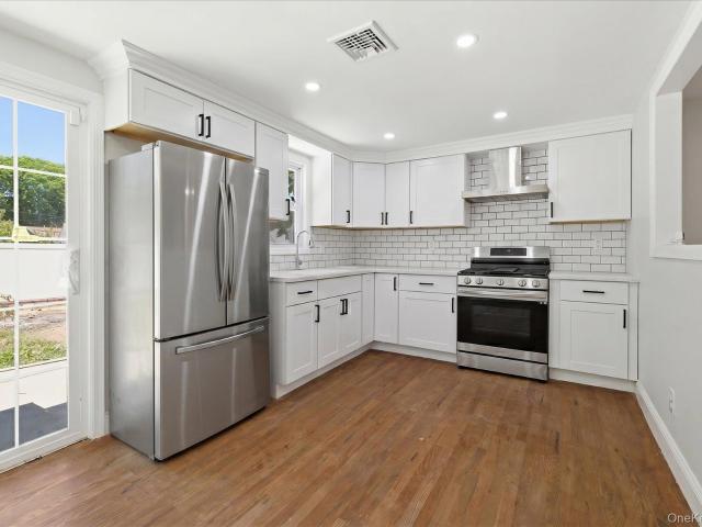 27 New Avenue