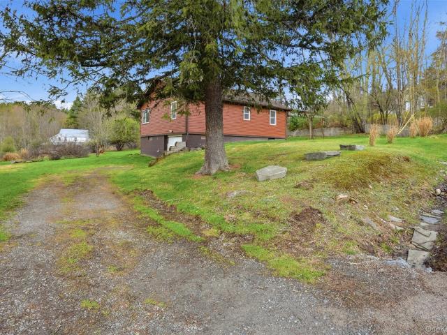 27 Old County Road