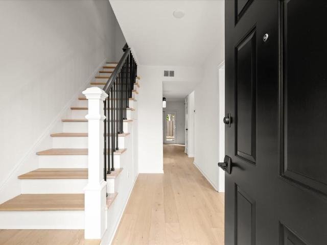 27 Old Ivy Square, Atlanta, GA 30342 | MLS #7711 | Compass