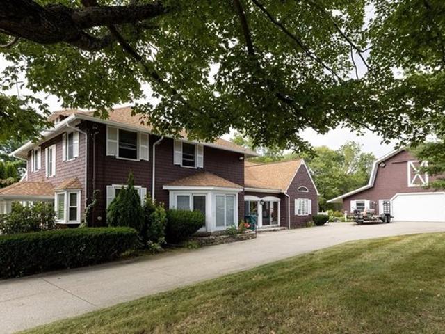 27 Old Upton Rd, Grafton, MA 01519