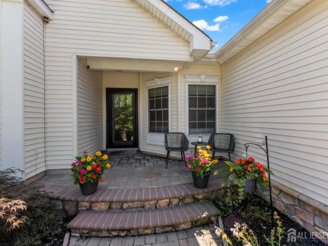 27 Pacific Avenue