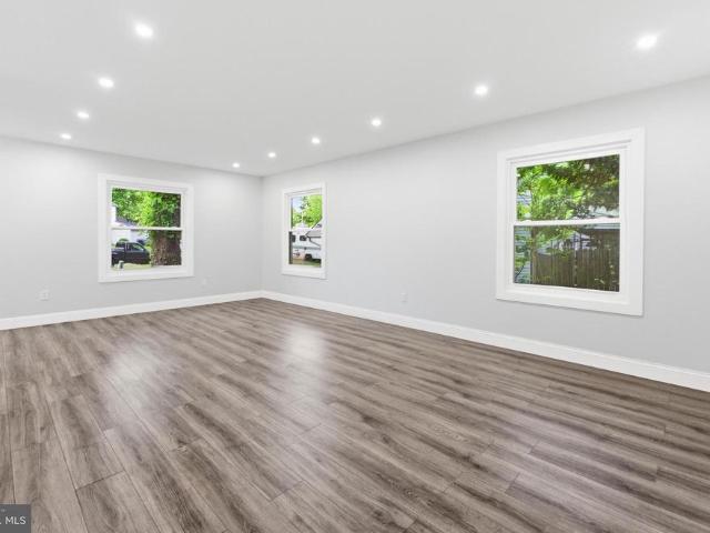 27 Parkside Circle