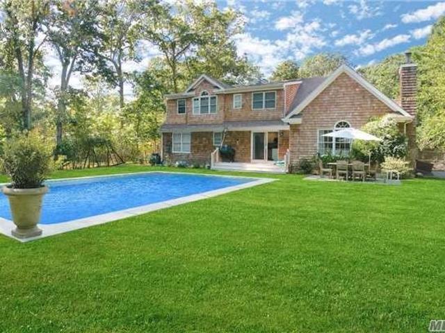27 Pembroke Dr, East Hampton, NY 11937