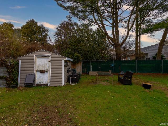 27 Pearsall Pl, Babylon, NY 11702 | MLS #979310