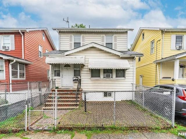 27 Philip Pl, Irvington, NJ 07111