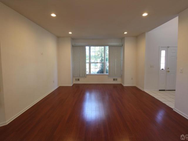 27 Pin Oak Drive