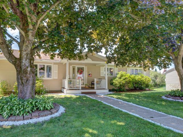27 Pine Avenue
