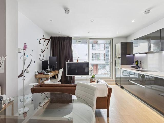 27 Pocock Street, London SE1 2 bed apartment to rent £3,358 pcm £775 pw