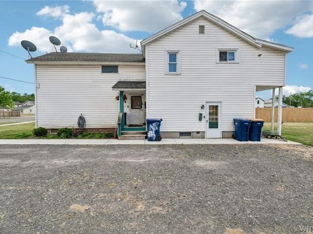 27 Porter St, Lockport, NY 14094