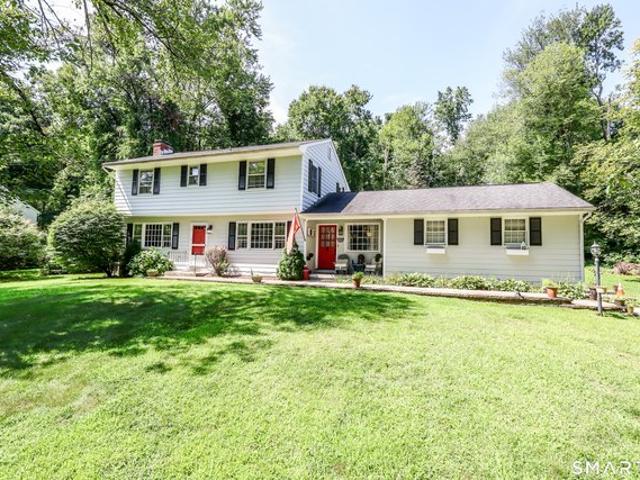27 Powder Horn Hl, Brookfield, CT 06804