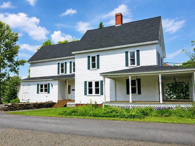 27 Pleasant St, Fort Kent, ME 04743