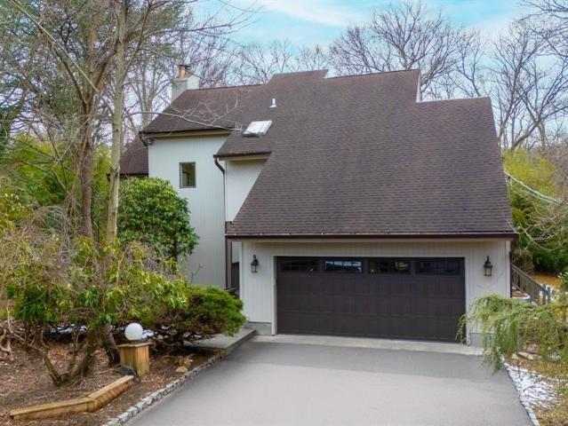 27 Ravine Road
