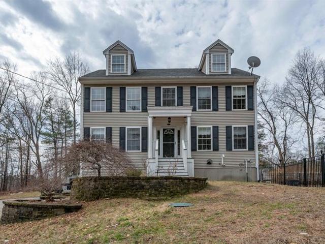27 Red Squirrel Ln, Chester, NH 03036
