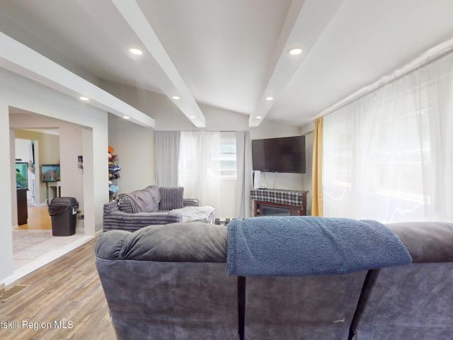 27 Ridge Road