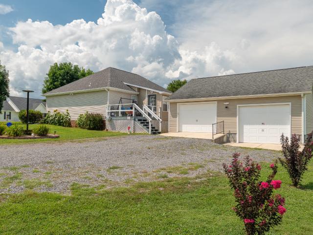 27 Ridgeline Dr