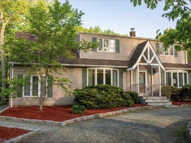 27 River Rd, Byram Township, NJ 07874