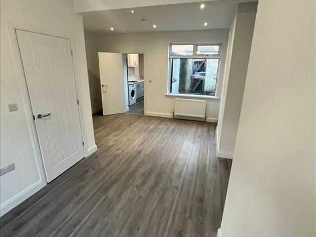 27 Rockview Street