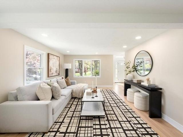 27 Rolling Ln, Needham, MA 02492