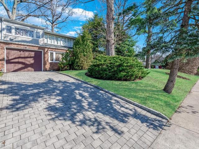 27 Rose Avenue