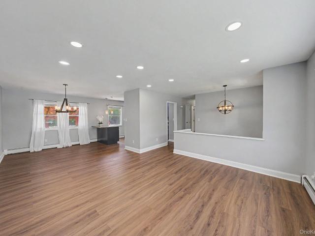 27 Rose Hill Park