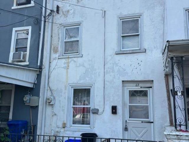27 Ross Rd
