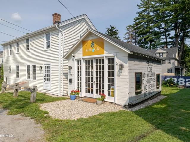 27 Rosseter St, Great Barrington, MA 01230