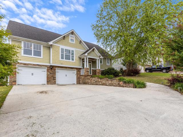 27 Running Oak Drive