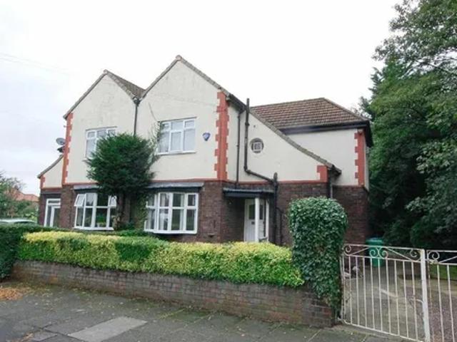 27 Ruabon Road, Parrs Wood, Manchester, M20 5LW, United Kingdom | 3 bed duplex for rent #140227223 | Rentberry