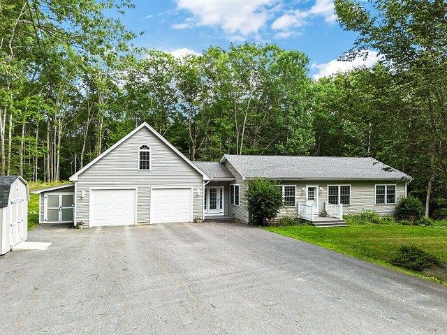 27 Ruby Ridge Rd, Winthrop, ME 04364