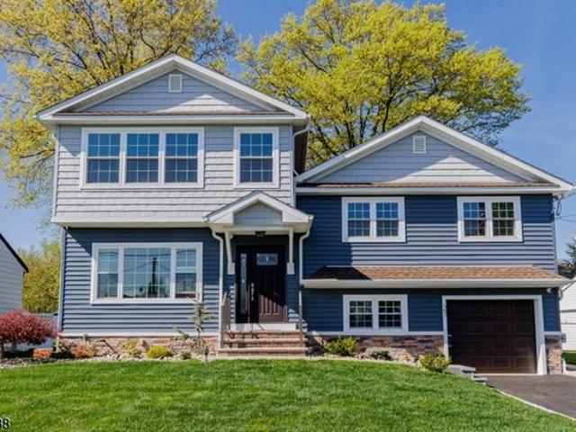 27 Schuyler Dr, Clark, NJ 07066