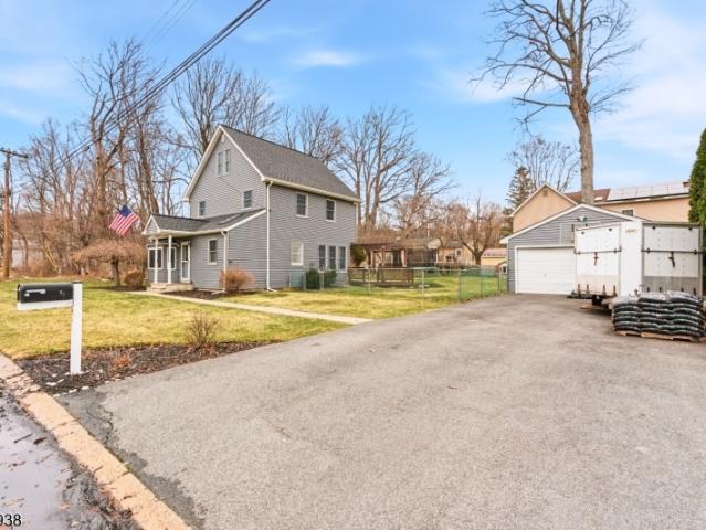 27 Schwarz Blvd
