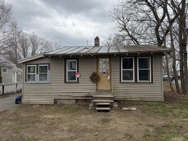 27 Saint John St, Skowhegan, ME 04976