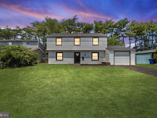 27 Shawmont Ln, Willingboro, NJ 08046