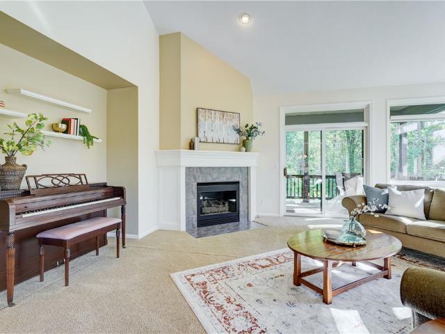 27 Spruce Ridge