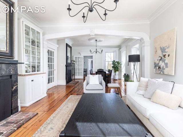 27 St James St, Boston, MA